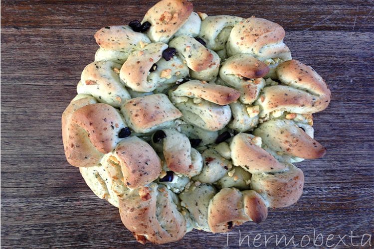 Garlic, Feta and Olive Pull Apart Bread - Thermobexta